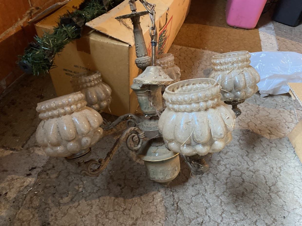 Stari luster za 5 žarulja