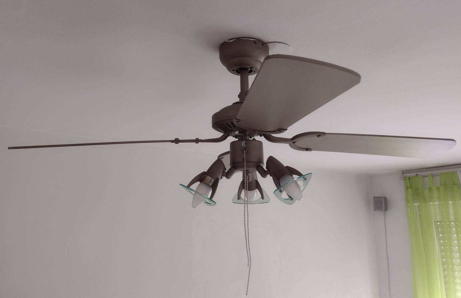 Stropni ventilator - luster