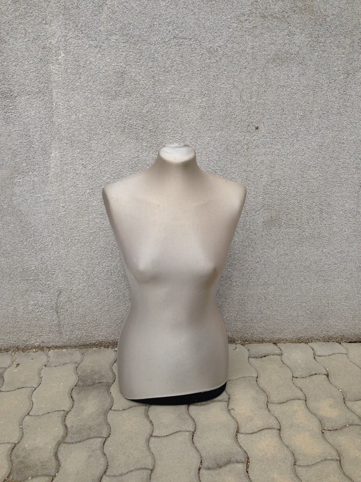 Lutke za izlog torzo