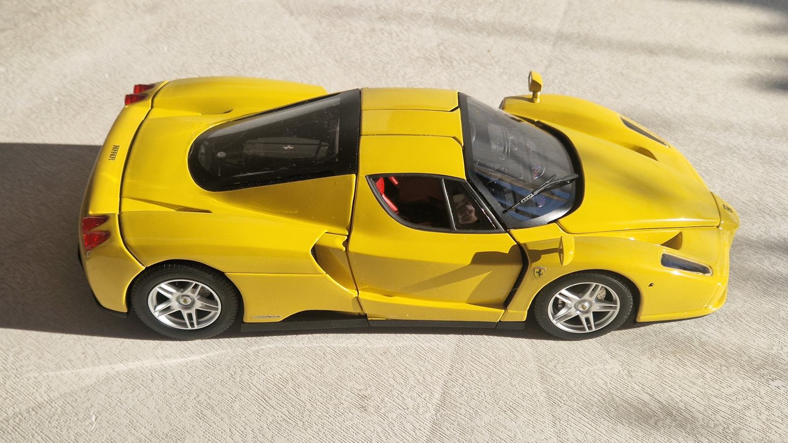 1:18 Ferrari Enzo (Hot Wheels - Elite serija)