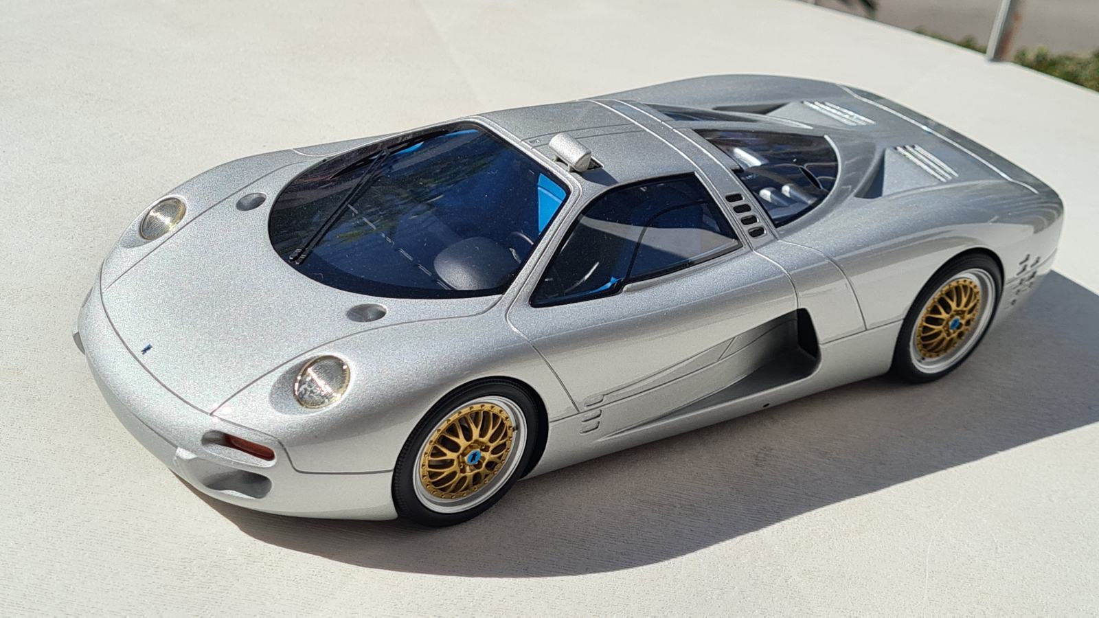 1:18 Isdera Commendatore 112i (CMF)