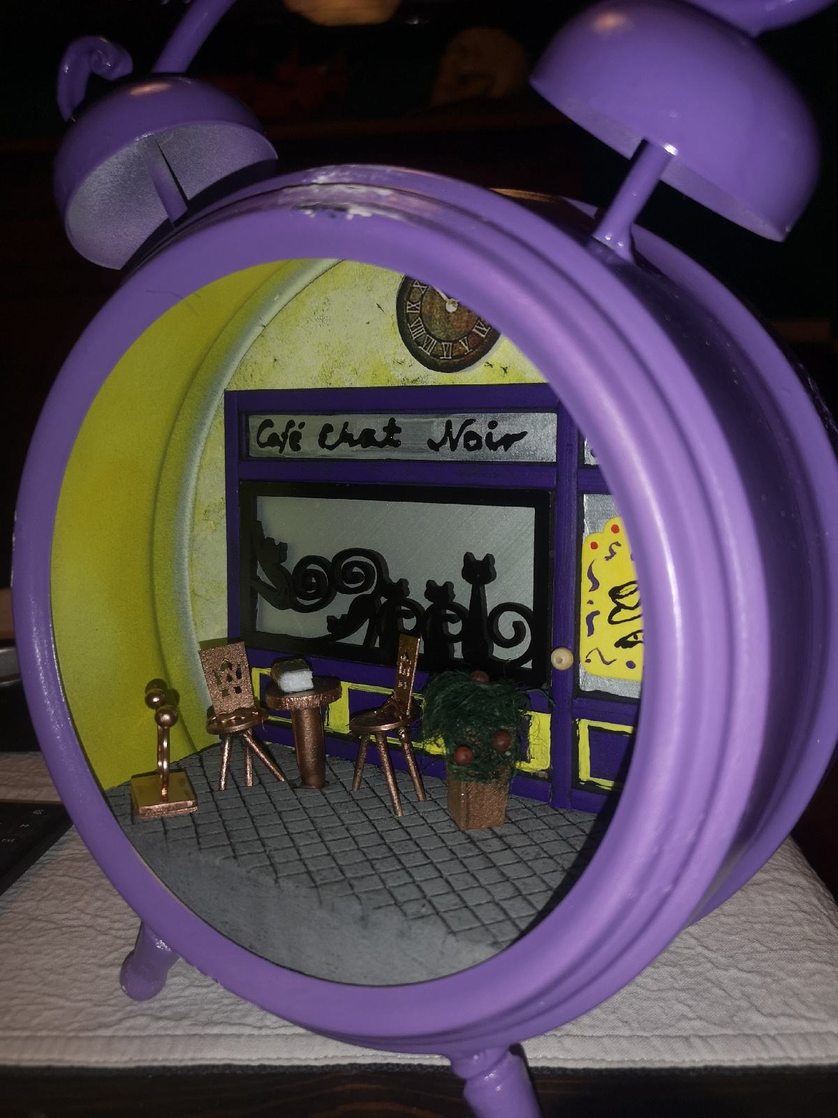 diorama francuski kafić