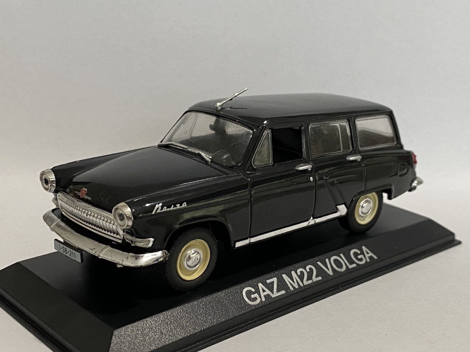 GAZ M22 VOLGA 1:43