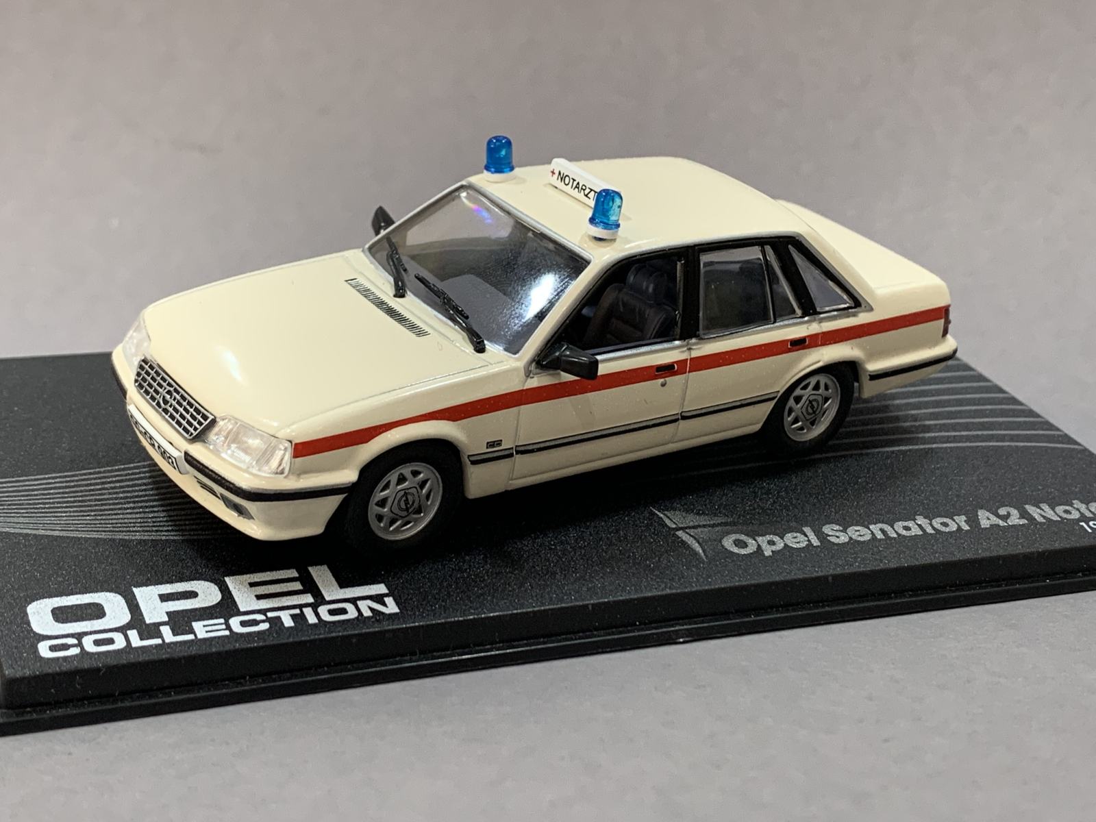 Opel Senator A2 Notzart 3.0 E Opel Collection 1:43 autic model