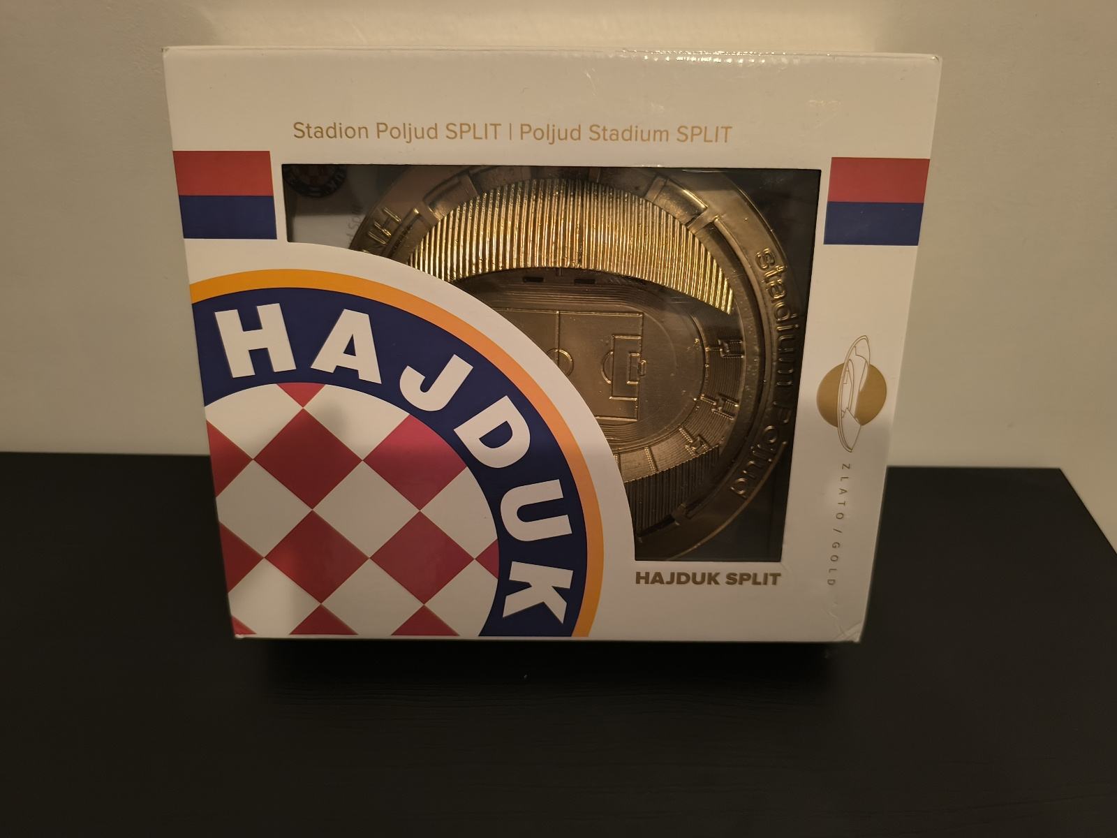Poljud 40 godina pozlaćena maketa