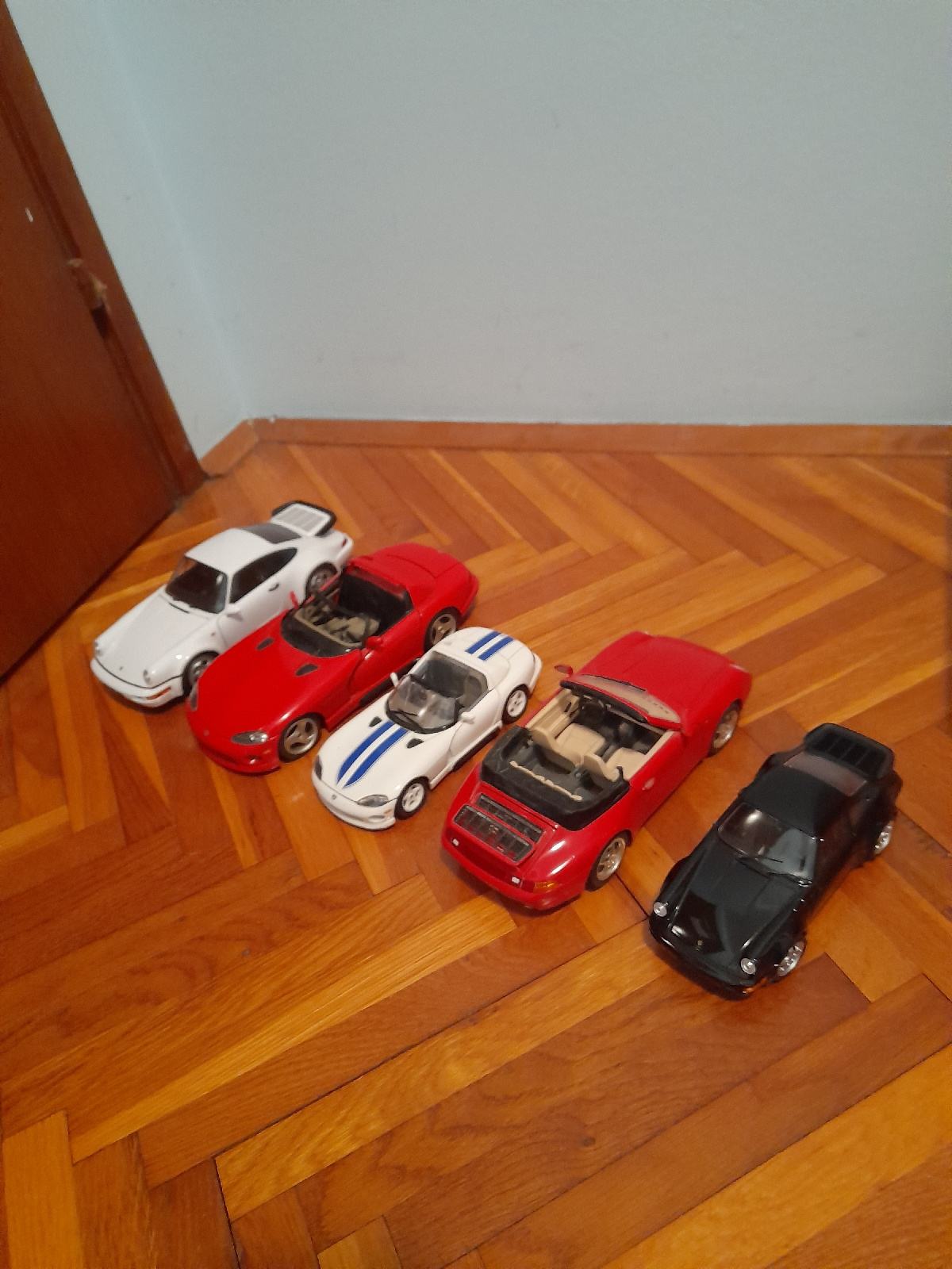 Prodajem makete automobila