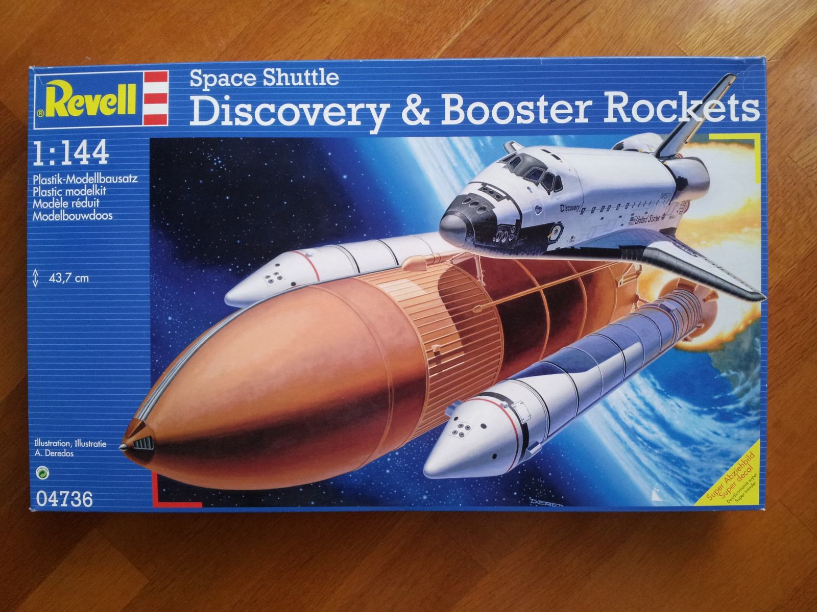 Revell Space Shuttle Discovery & Booster Rockets 1:144