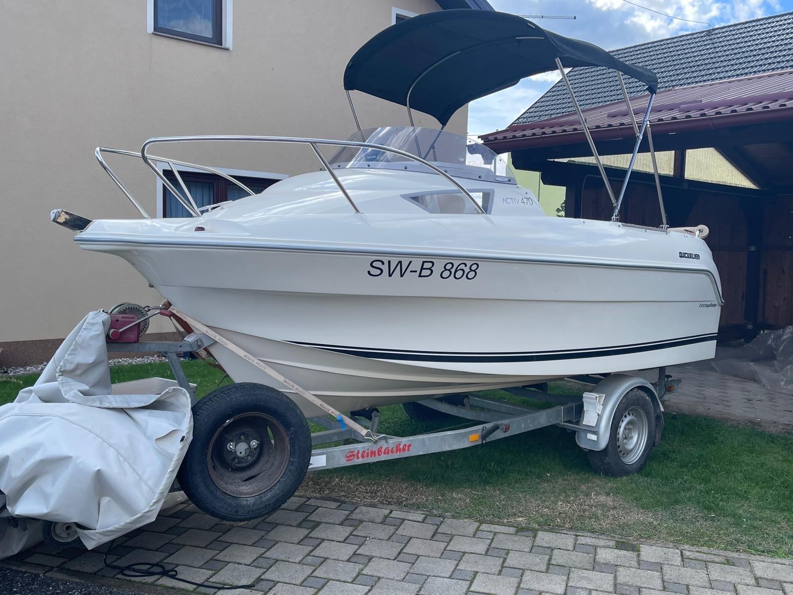 Prodajem čamac marke QuickSilver dužine 4,7 m sa kabinom