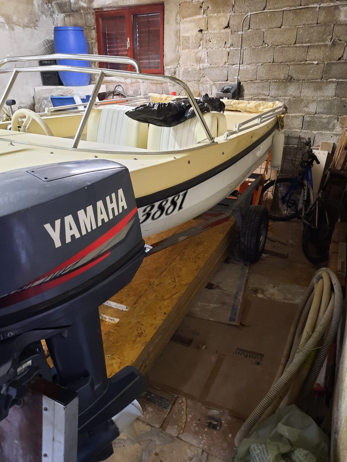 Prodajem gliser ELAN GT402