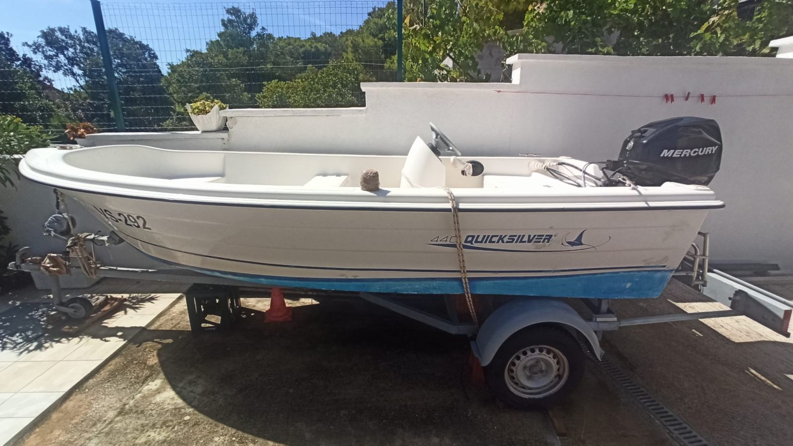 HITNO QUICKSILVER 440 FISH + MERCURY 25 KS