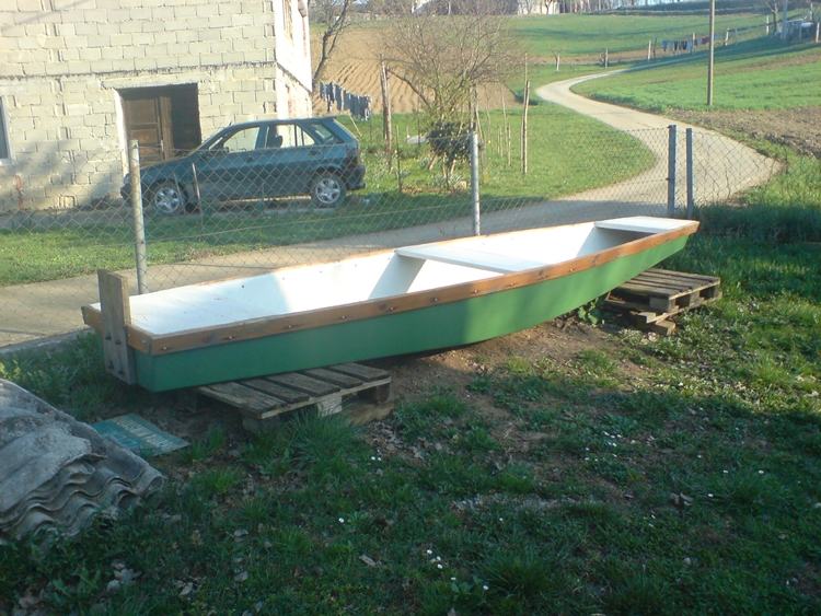 Riječni čamac plastični 5m