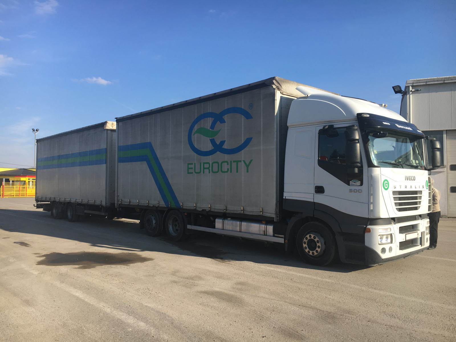 IVECO STRALIS tandem sa Schmitz prikolicom, 2007 god.