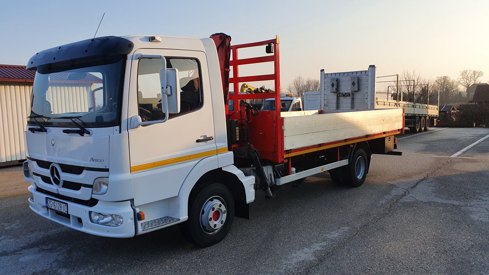 Mercedes Atego 1017 kran, 2001 god.