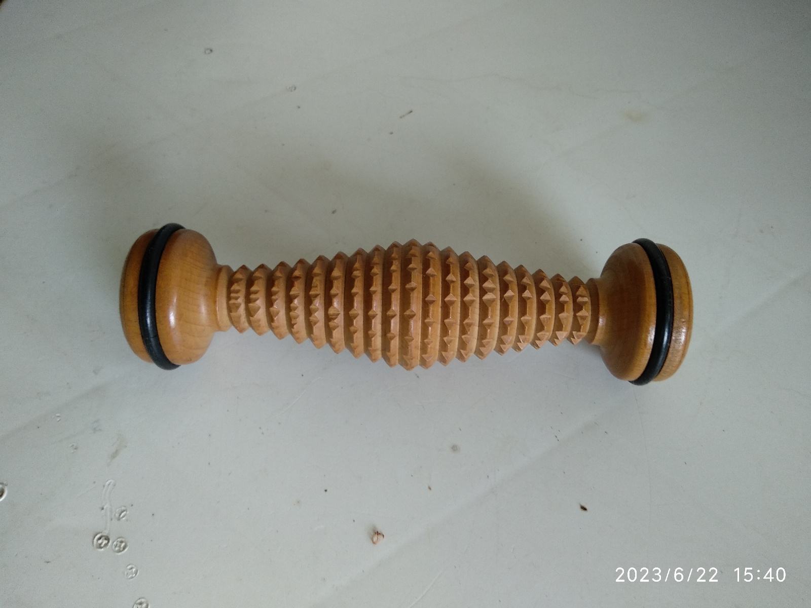 Roler, drveni, masažer