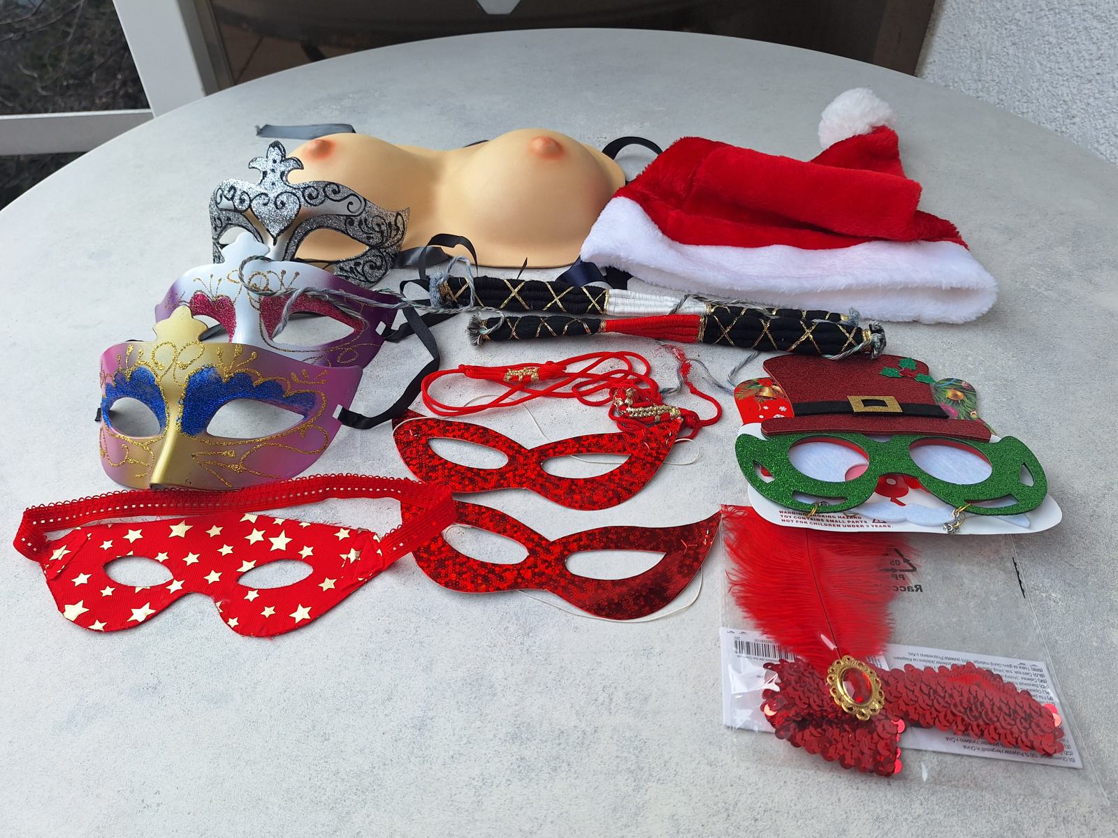 LOT maski za maskenbal