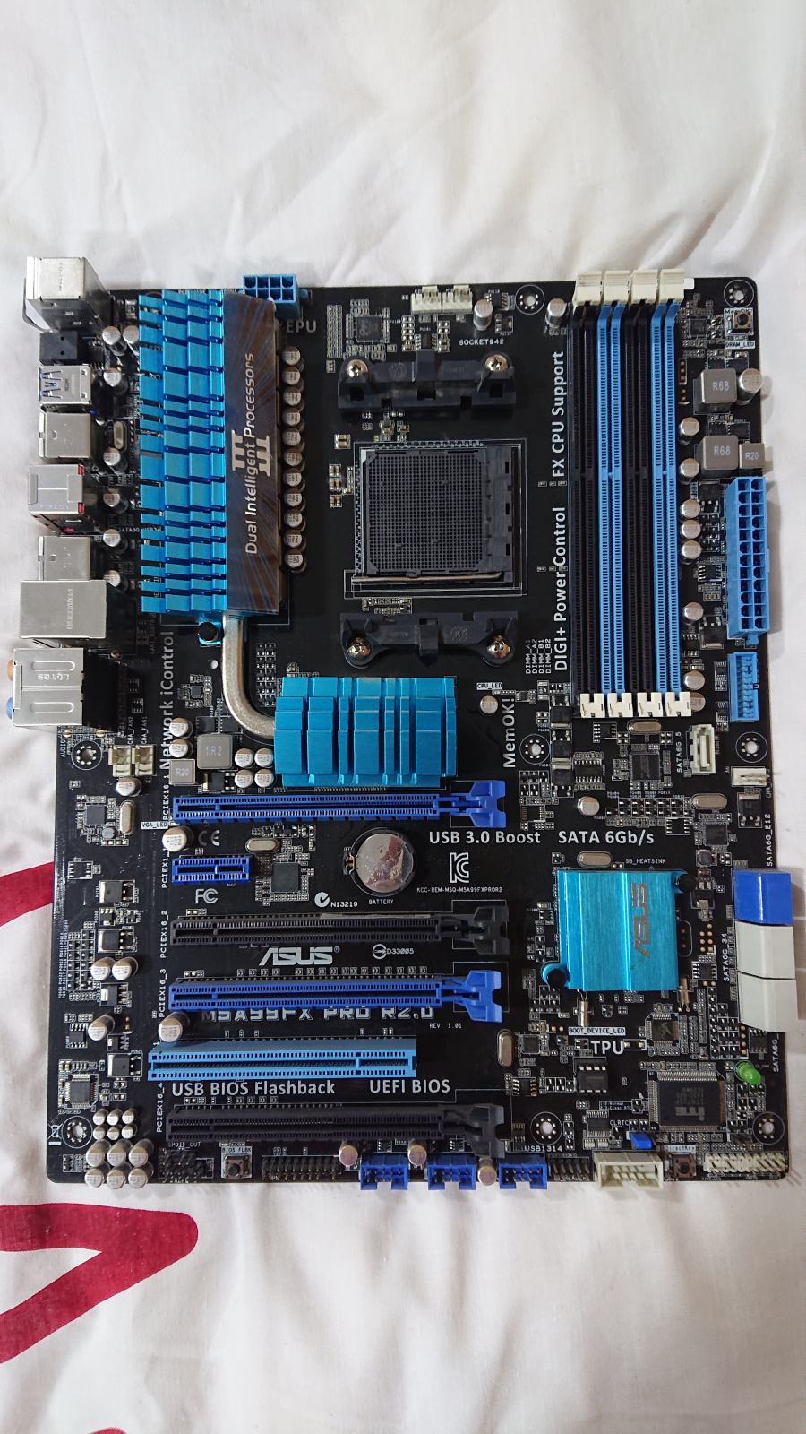Asus M5A99FX PRO R2.0