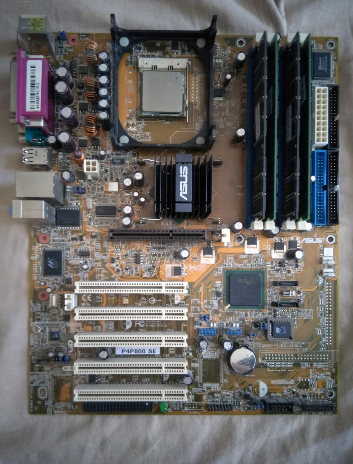 ASUS P4P800-SE + PENTIUM 4 - 2.4GHZ + 2.5GB DDR RAM + hladnjak
