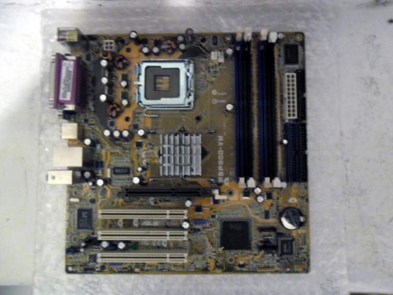 Asus P5P800-VM Socket 775 NEISPRAVNA