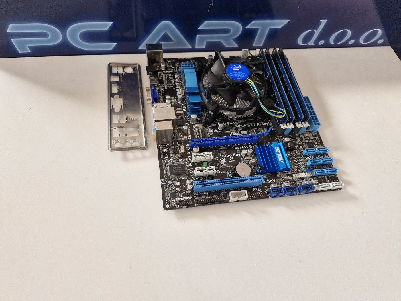 ASUS P7H55-M/USB3 + i7 870 + 4GB/8GB/16GB RAM - Račun / R1/Jamstvo