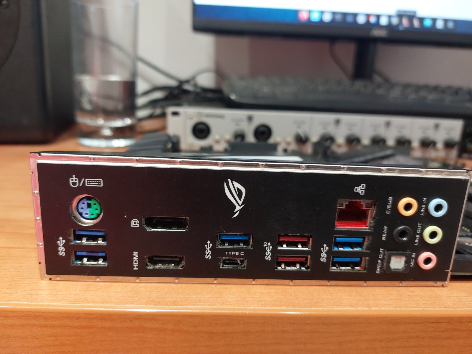 Asus Rog Strix x470-F Gaming + Amd Ryzen 7 3700x