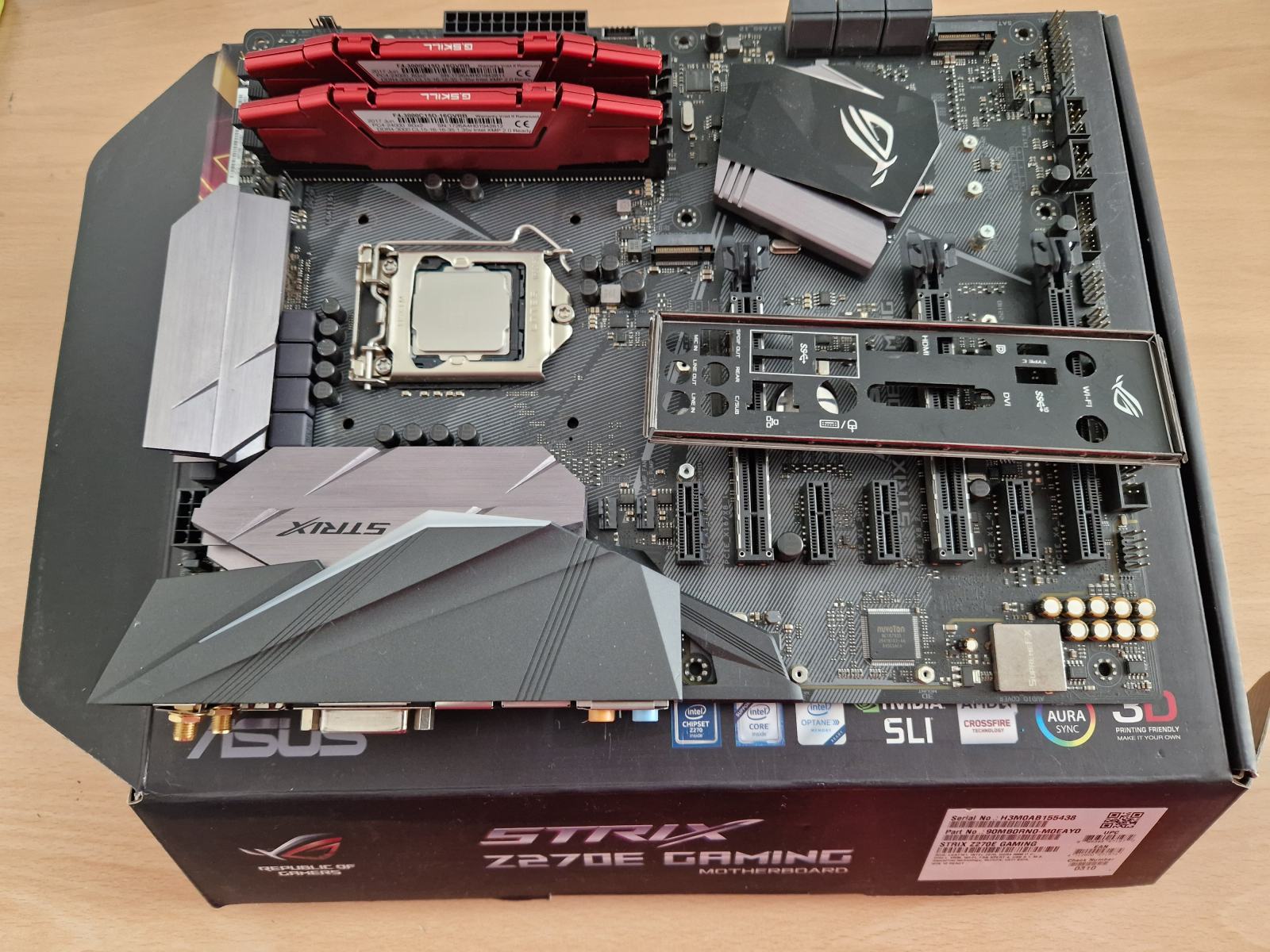 Asus ROG STRIX Z270E GAMING + i7 7700k + 16gb