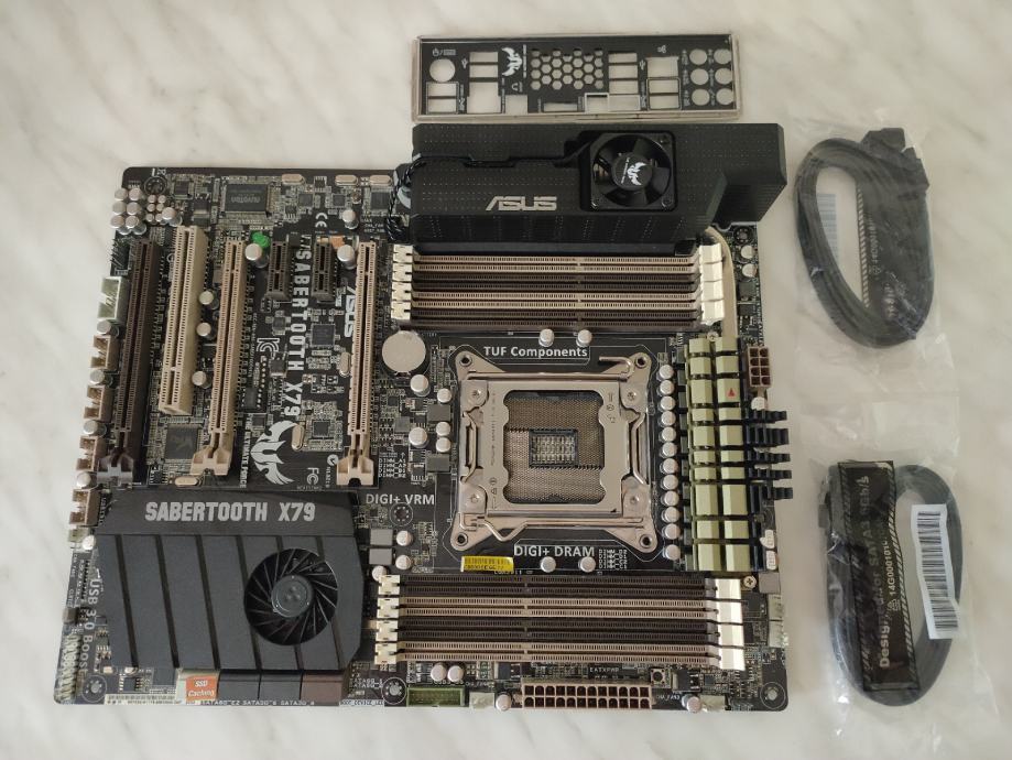 Asus Sabertooth X79 socket 2011 •• AKCIJA