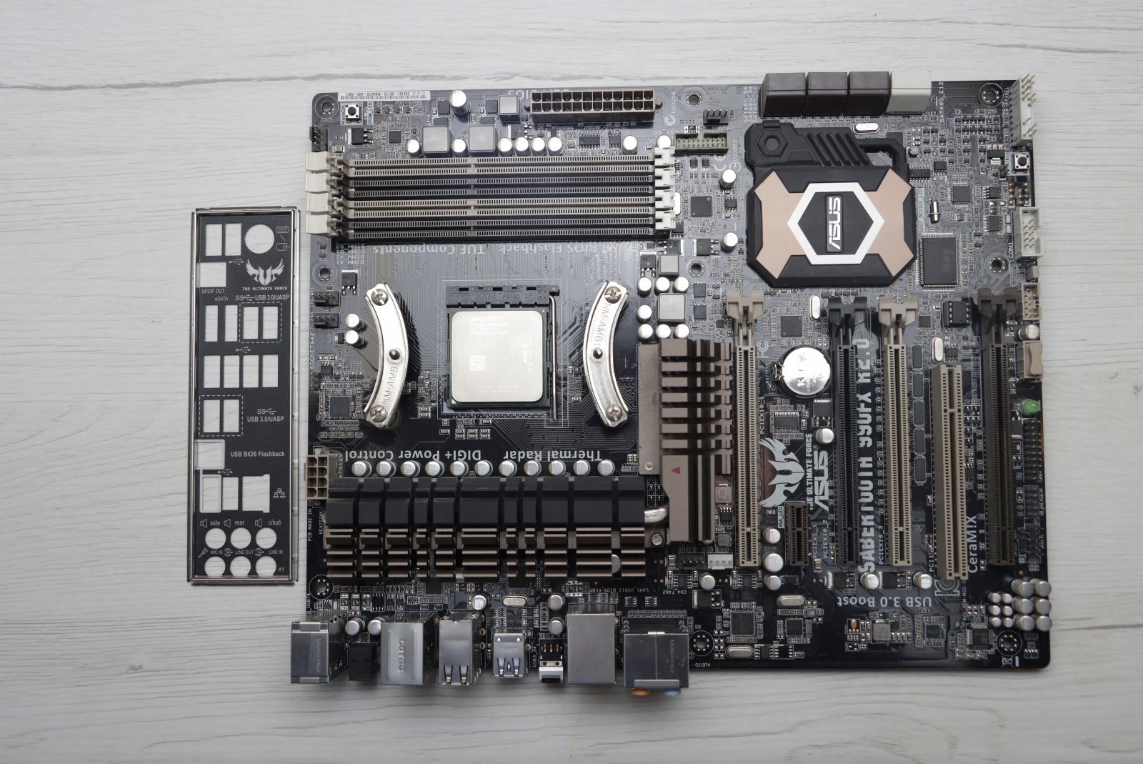 ASUS TUF SABERTOOTH 2.0 + PROCESOR FX 6300 NA DAR