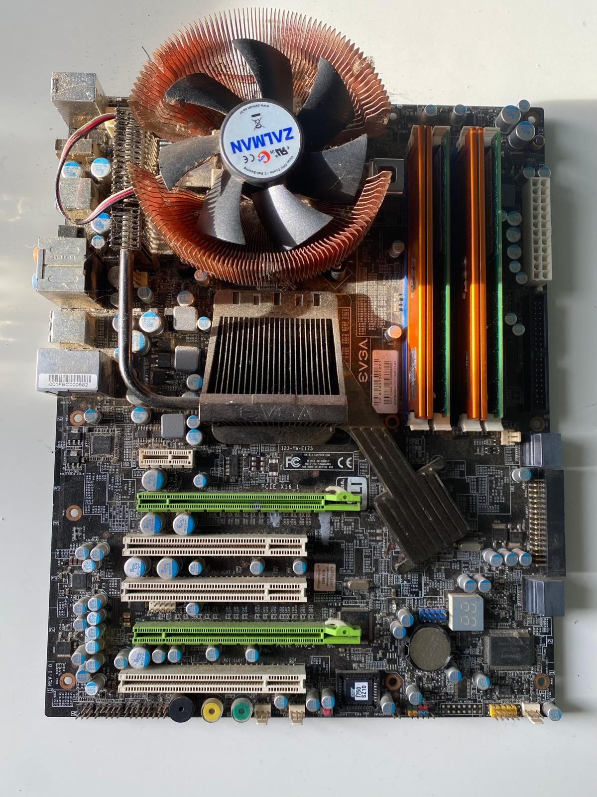 MBO+CPU+RAM EVGA nForce 750i + intel E8400 + RAM 4GB + Zalman cooler