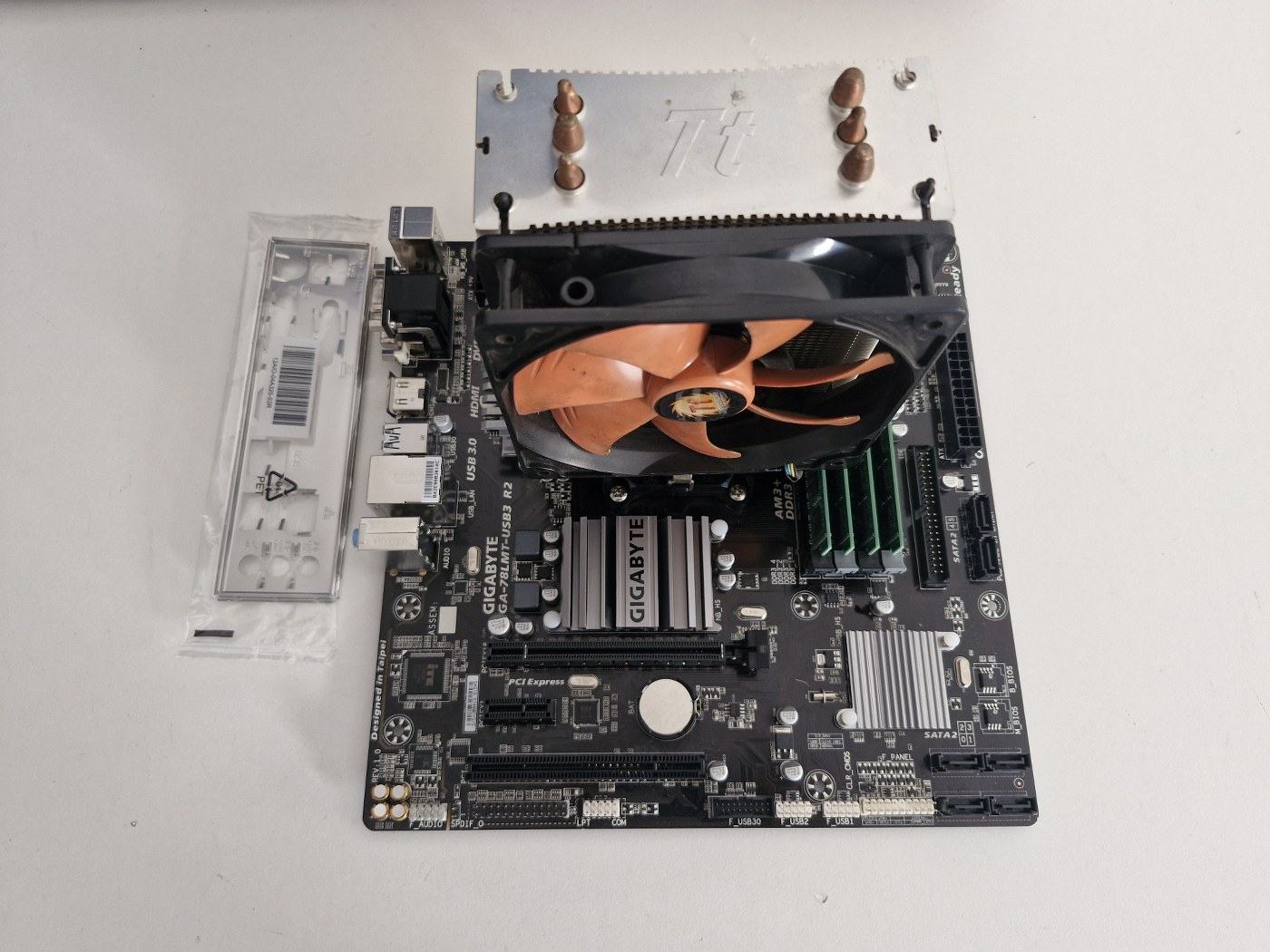 Gigabyte GA-78LMT-USB3 + FX 6300 + 32GB RAM, Socket AM3, AM3+ - Račun