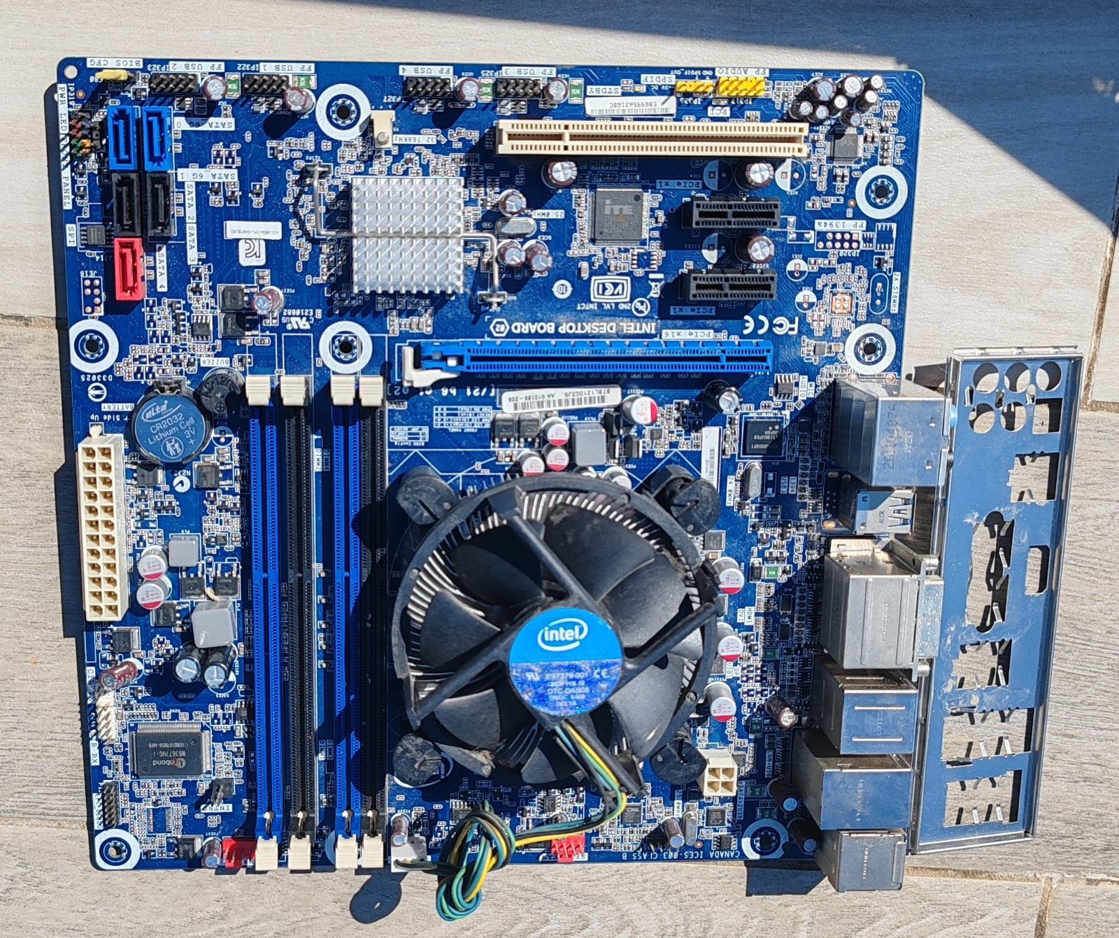 Matićna Intel DH67BL Lga 1155 c core i3-2120