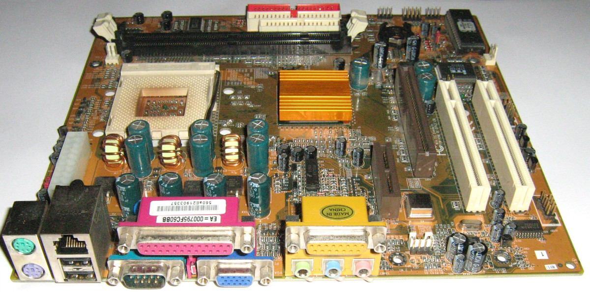 Matična PC Chips M810LR socket 462