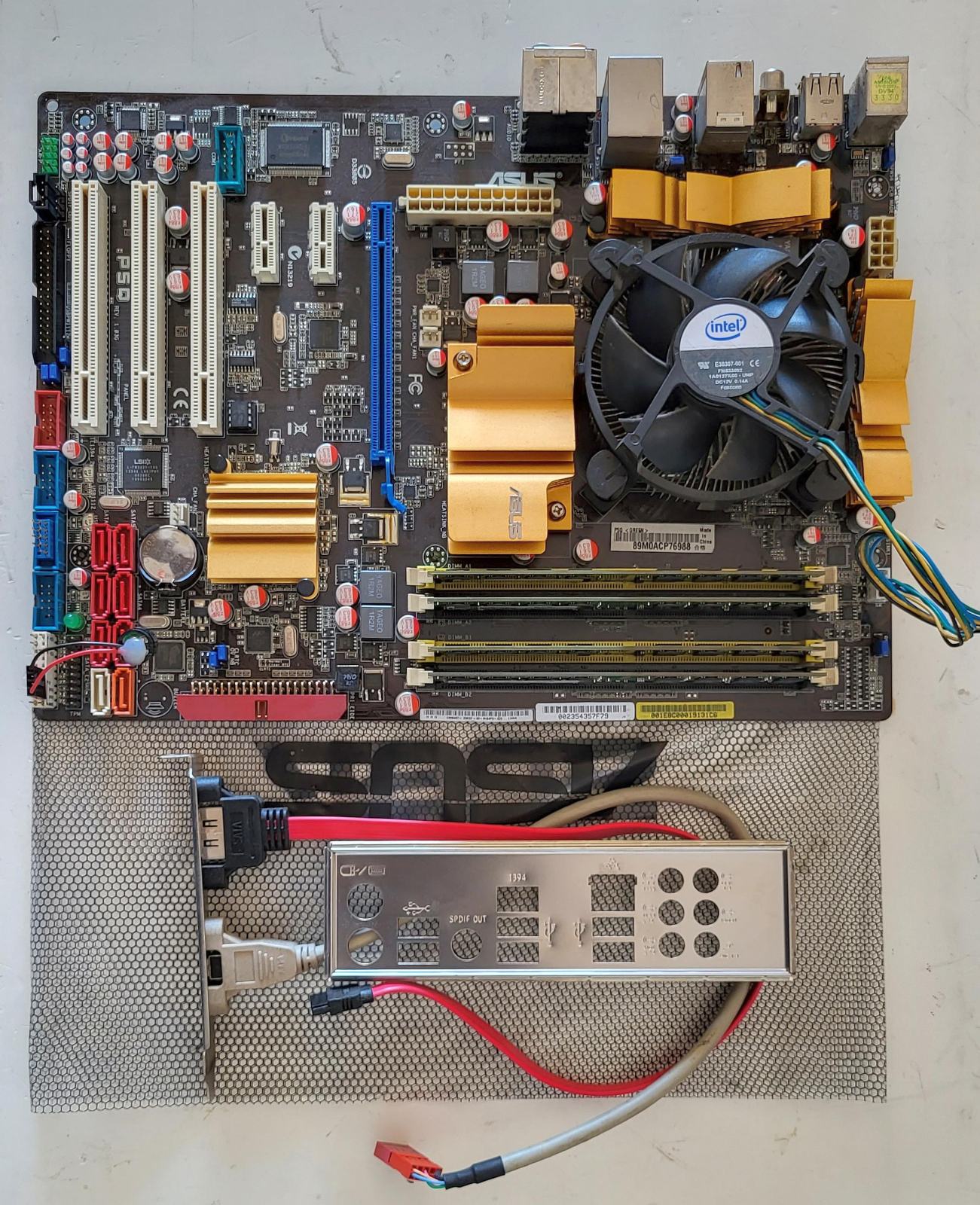 Matična ploča Asus P5Q sa procesorom Intel Q9400 i 8Gb RAM