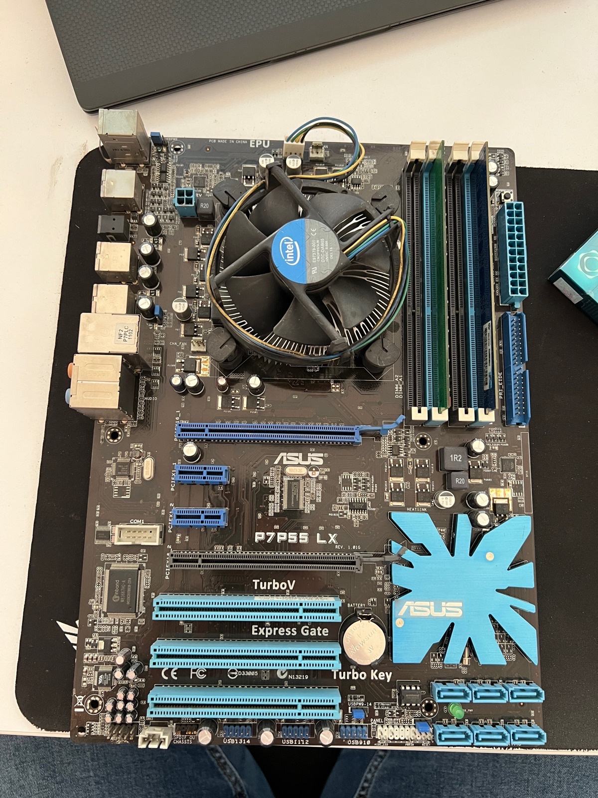 Matična ploča Asus P755 LX (i5 1st gen, 4gb ddr3)