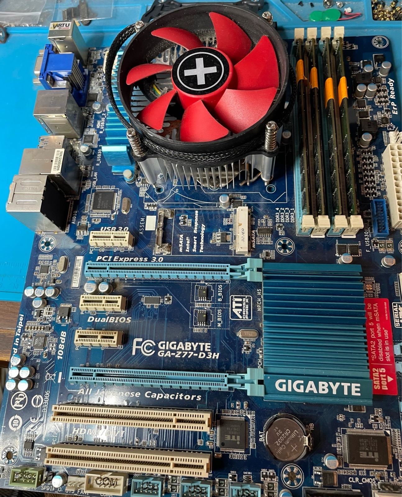 Matična ploča Gigabyte komplet sa CPU i Ram memorijom
