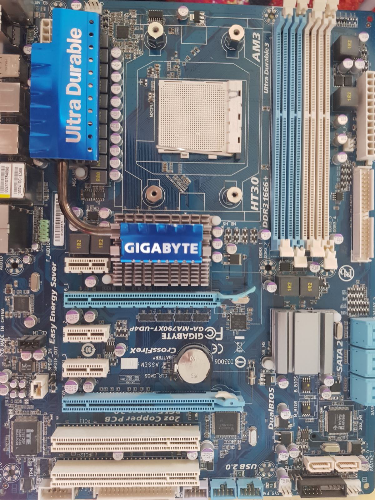 Matična ploča Gigabyte MA790xt-UD4P, AM3, 8+2Power phase, DDR3 1666mhz