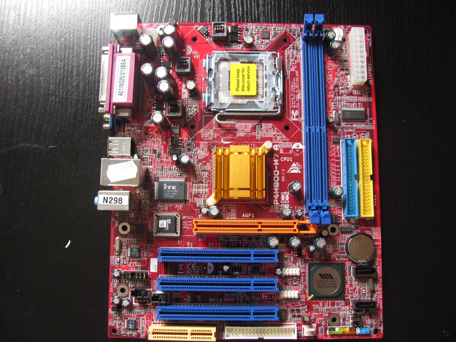 Nova matična ploča P4M800-M7A