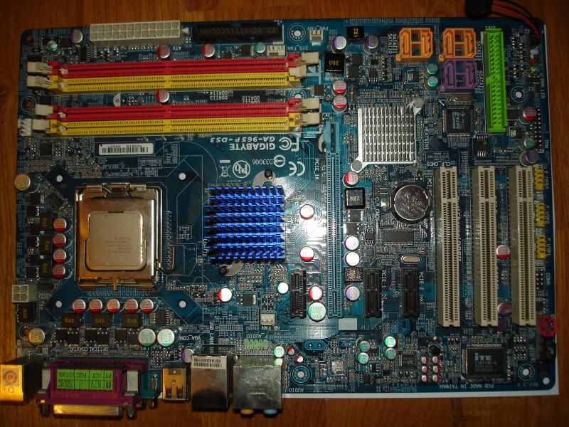 Prodajem MB + CPU + RAM +VGA