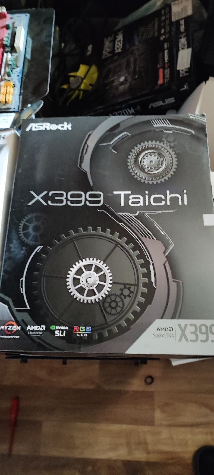 X399 Taichi + Threadripper 1900X (garancija još 2 godine)