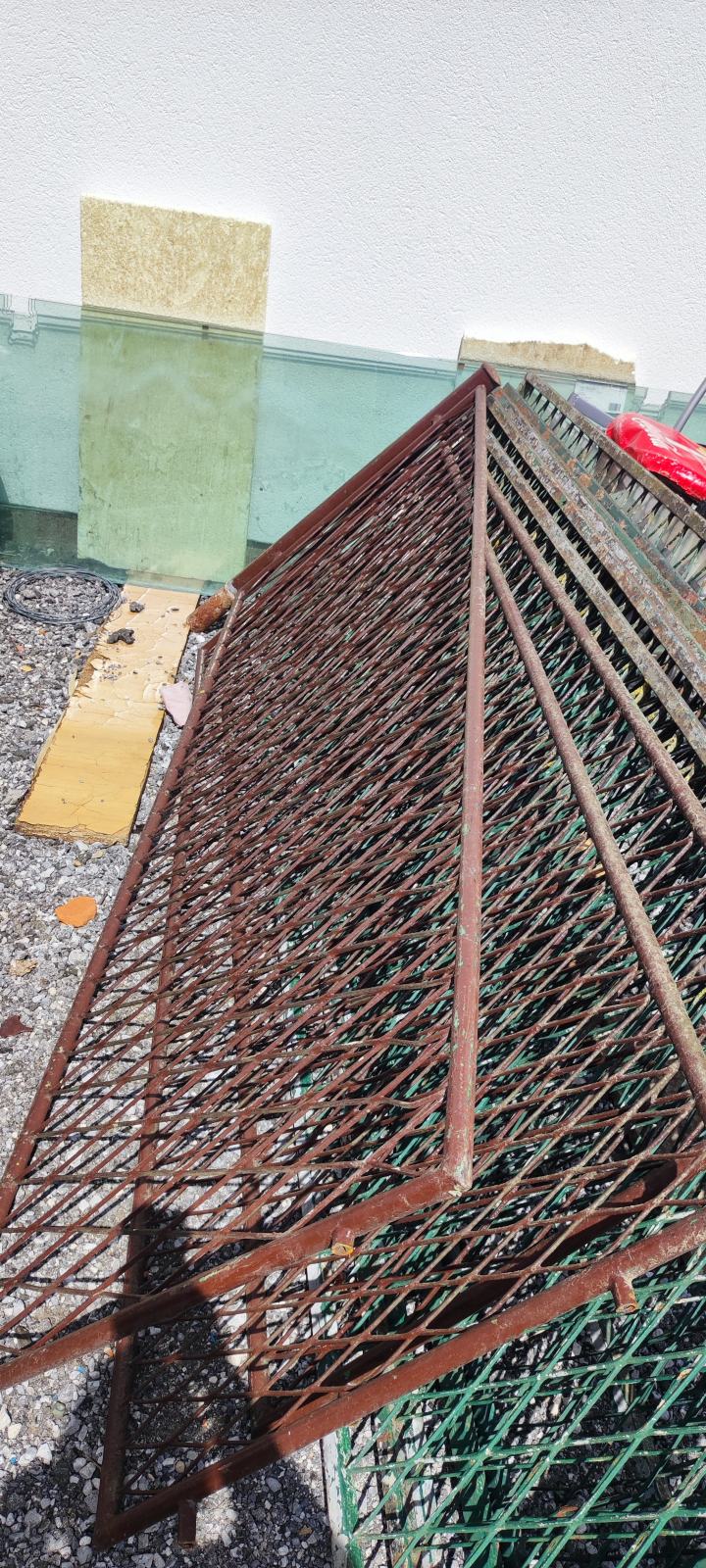 metalna ograda(3 panela)216x85cm