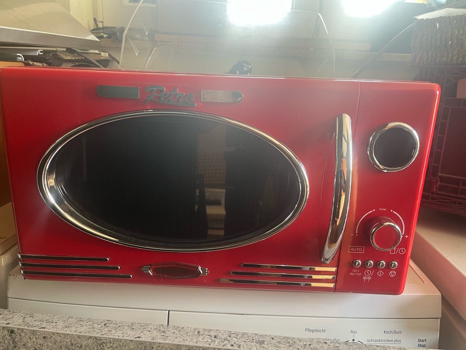 Retro mikrovalna peč