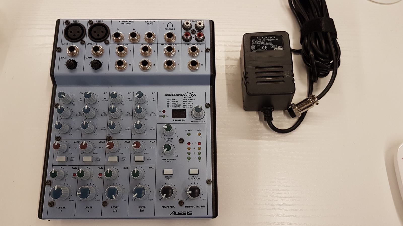ALESIS MULTIMIX 6 FX