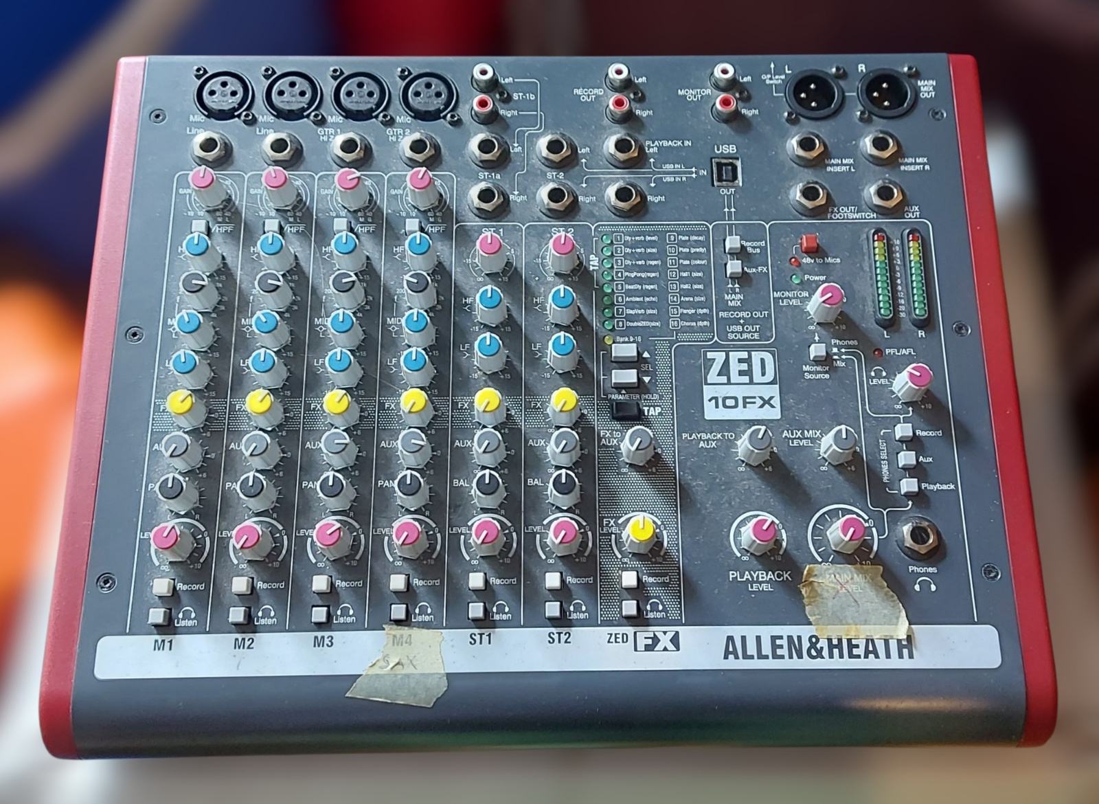 Allen & Heath ZED-10FX mikser