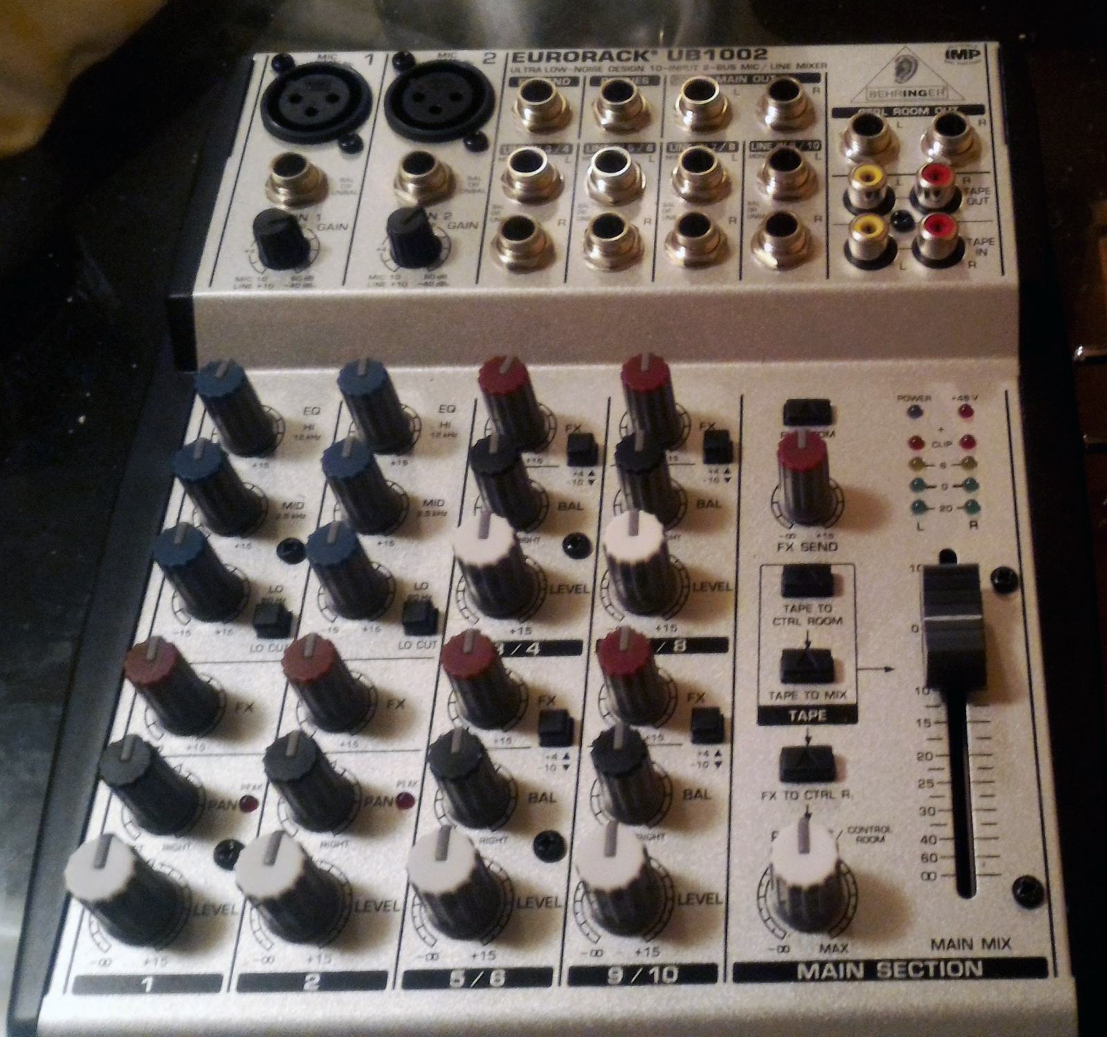 Behringer UB1002 Eurorack Mixer