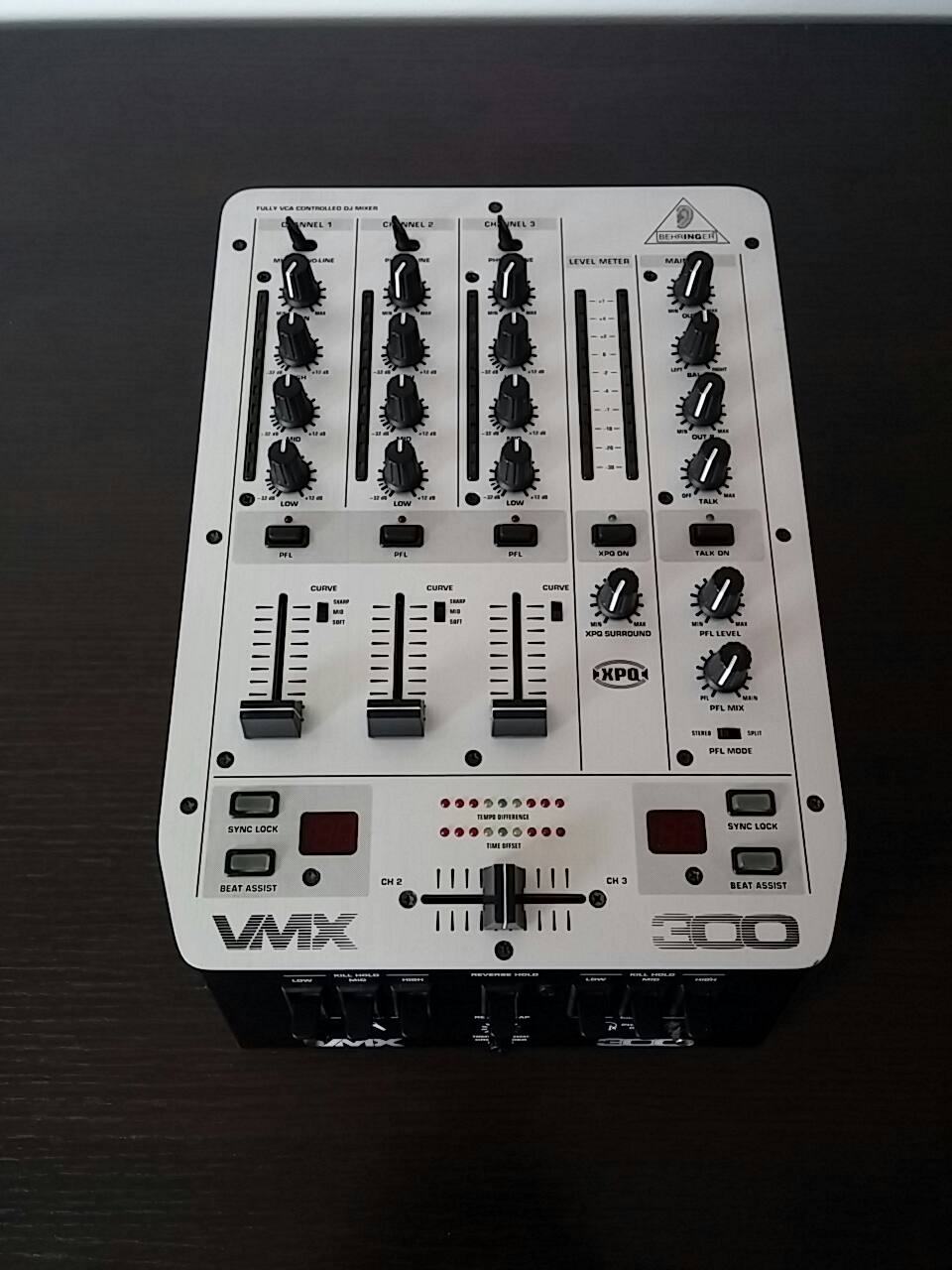 Behringer VMX 300