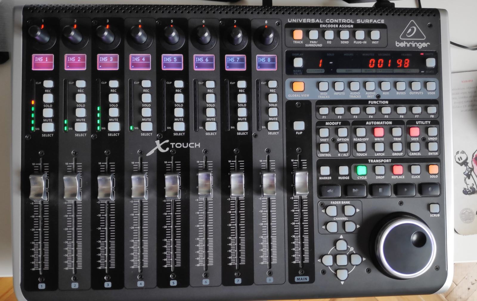 Behringer X-Touch DAW kontroler