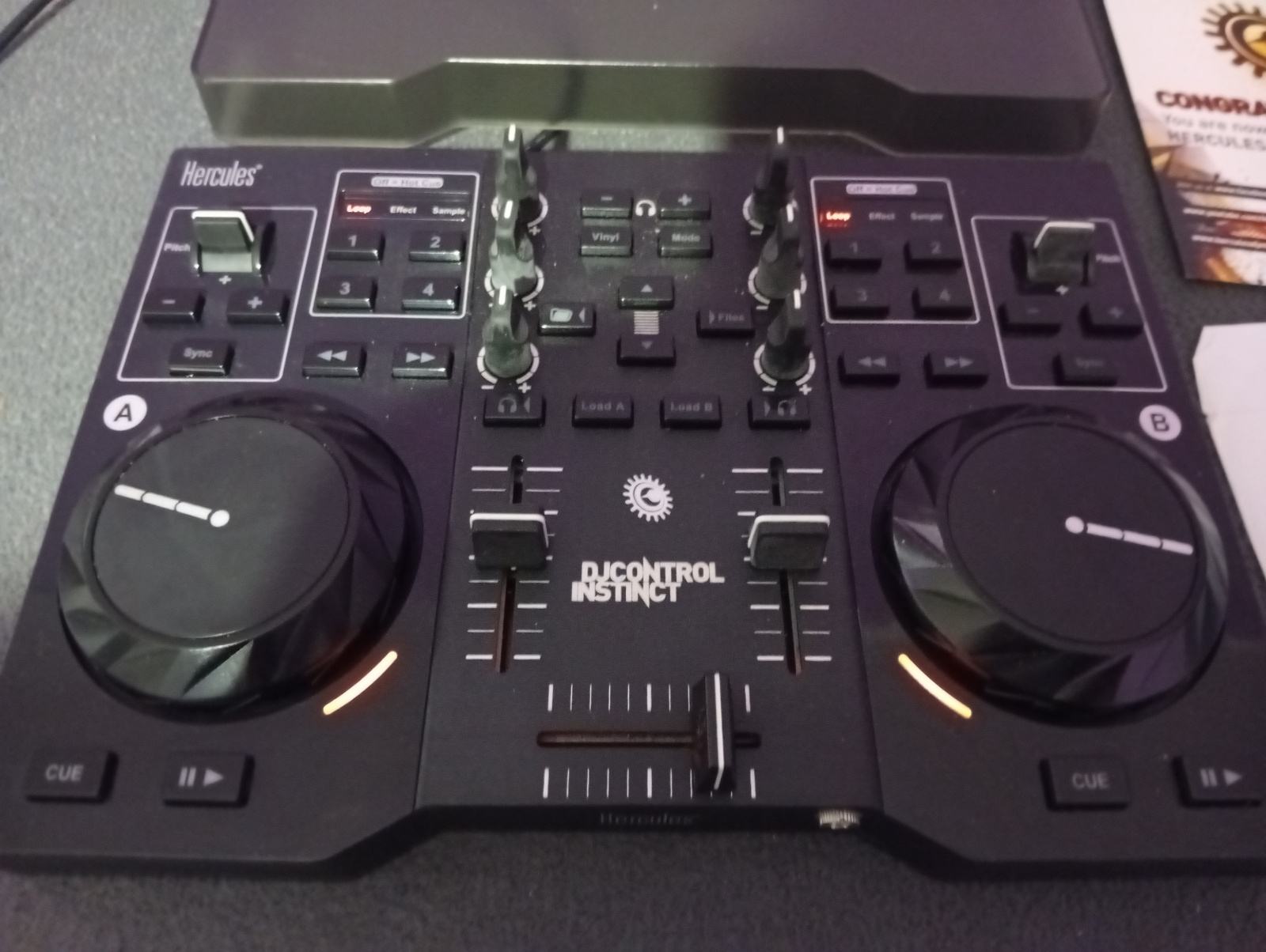 Hercules DJ Instinct controller mikser
