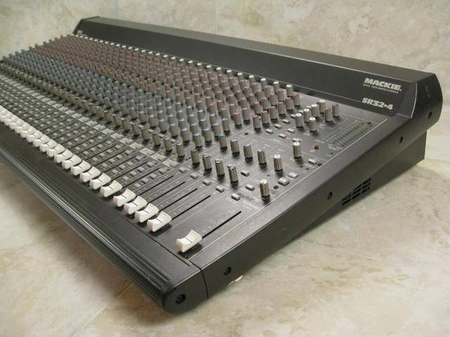 Mackie SR 32-4