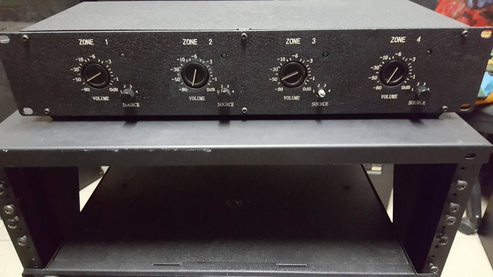 MATRIX MIXER Paudio: 4 IN / 4 UOT (XLR)