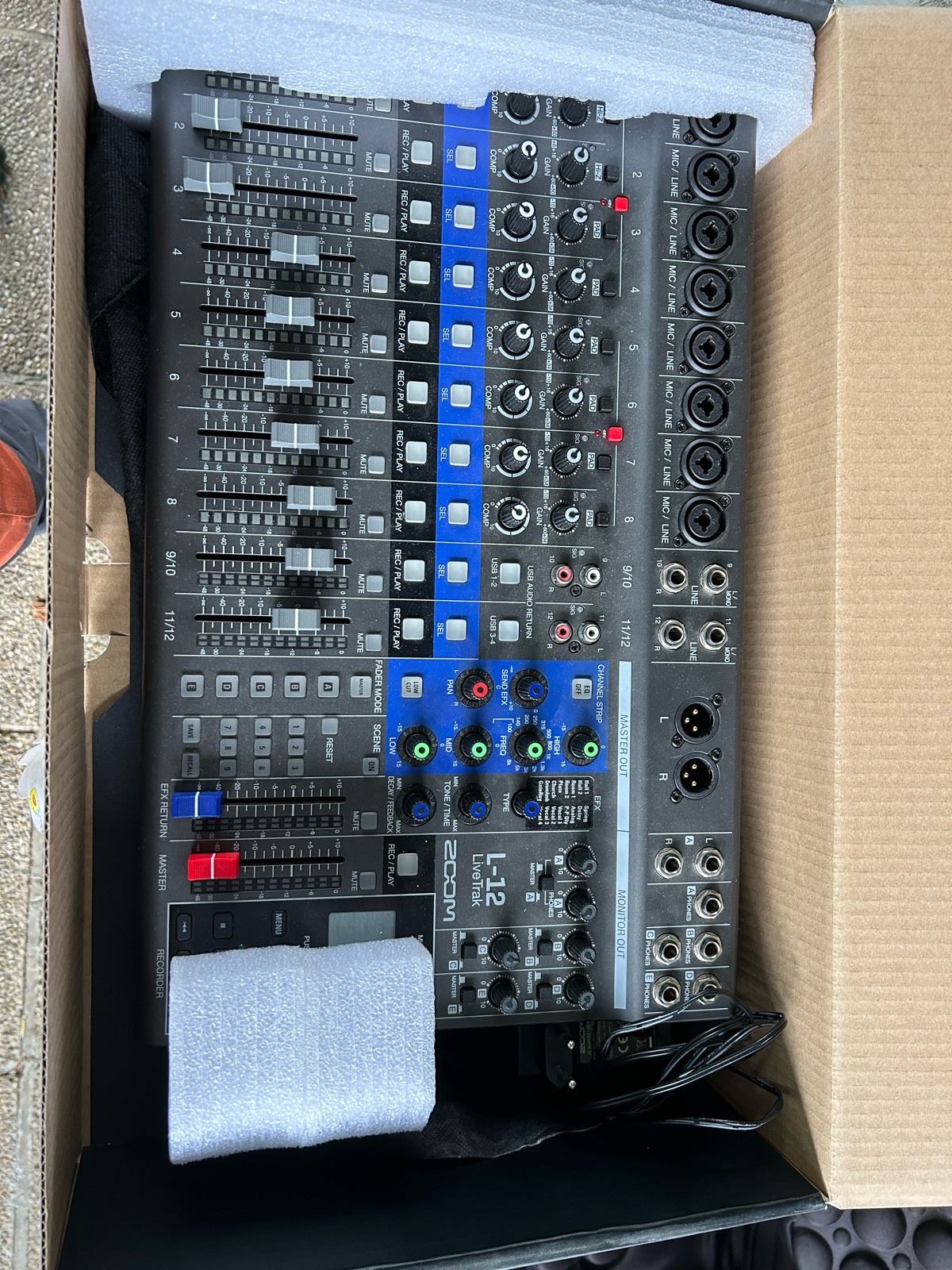 Mixer Zoom L12