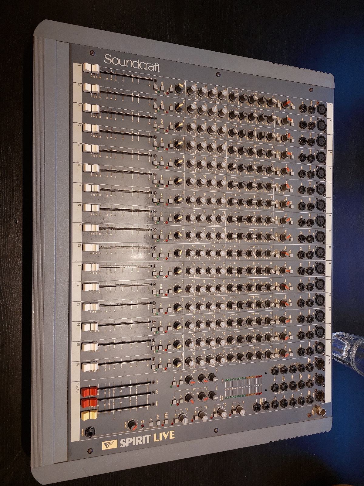 Mixeta SoundCraft SPIRIT LIVE 16 kanala
